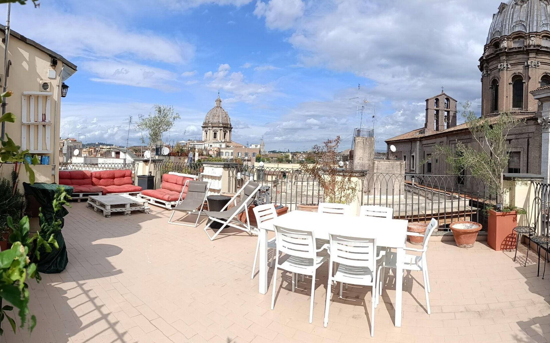 Terrace Apartment On The Monuments Of Rome - Belcantovillas in Rome ...